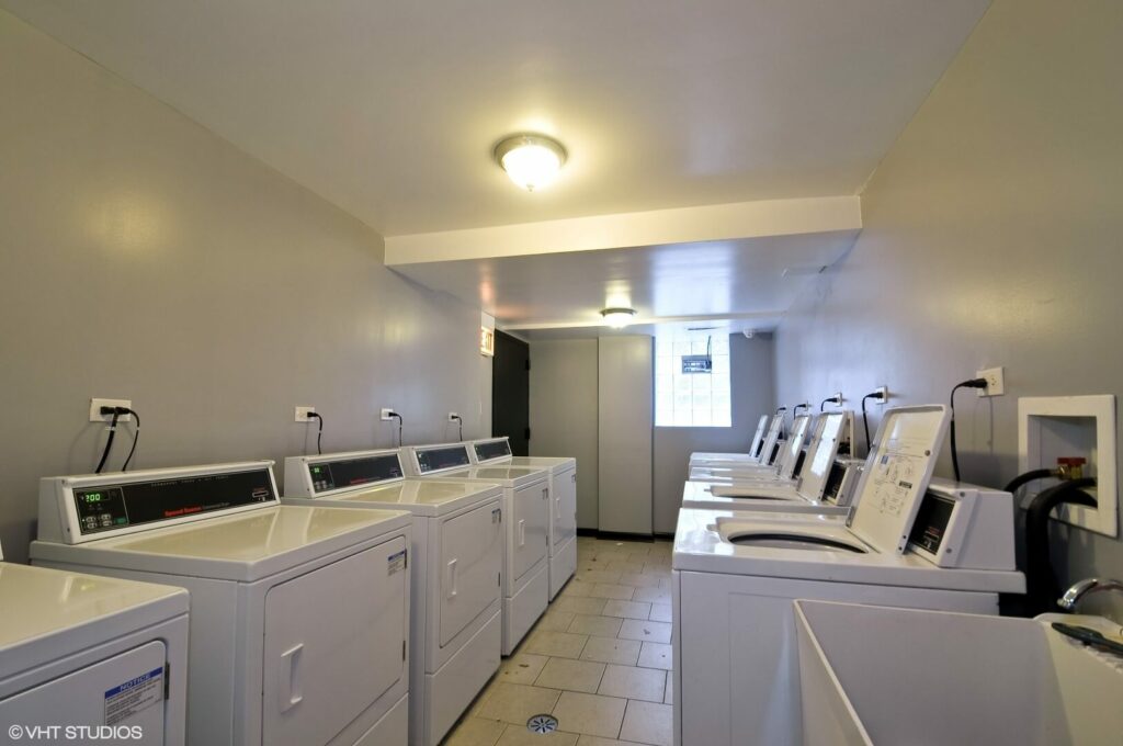 Rockwell Commons Apartments Photo Gallery - Rockwell Commons